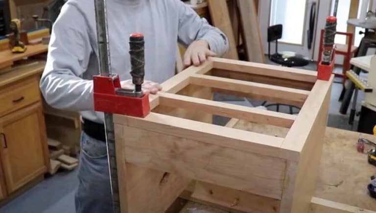 6 Effective Methods Of Attaching Face Frames To Cabinets - WoodworkMag.Com