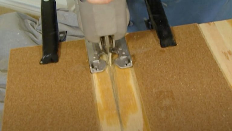 How To Cut Straight Line With Jigsaw - WoodworkMag.Com